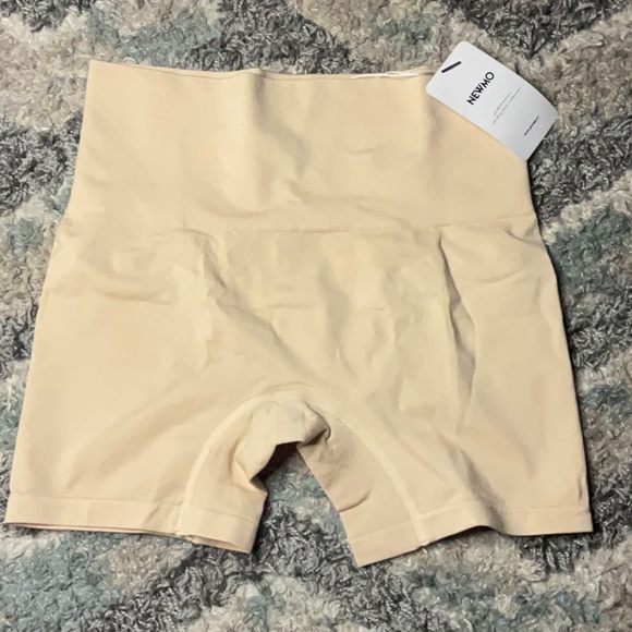 newmo | Intimates & Sleepwear | New Womans Cream Large Spandex Shape ...